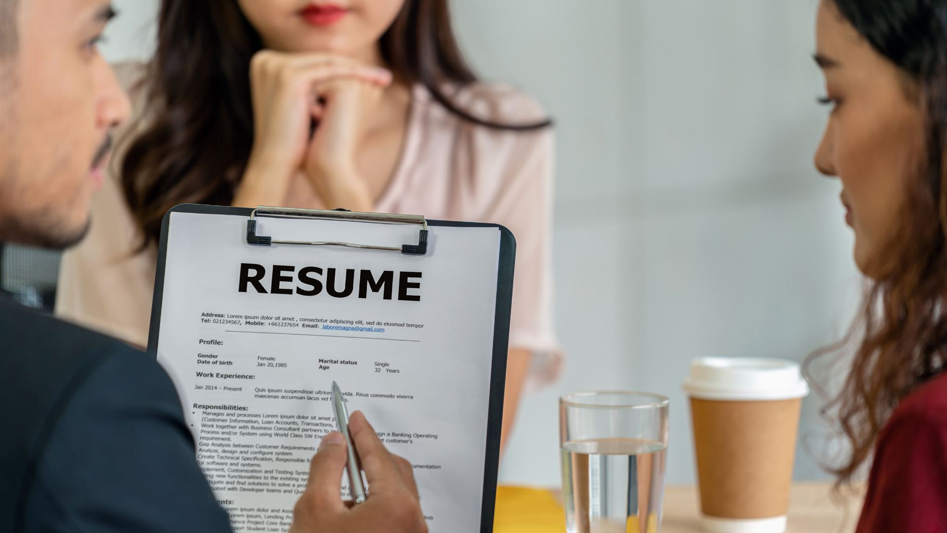 5 reasons why hiring a resume writing expert will help you find the job ...